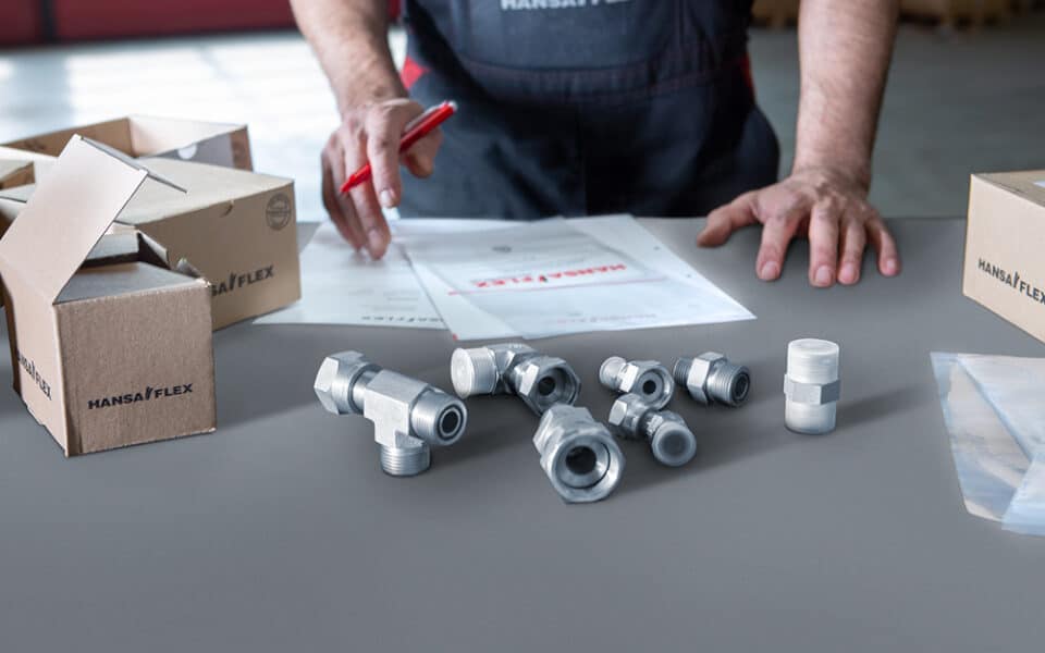 Adaptadores – Su socio de sistemas hidráulicos | HANSA-FLEX